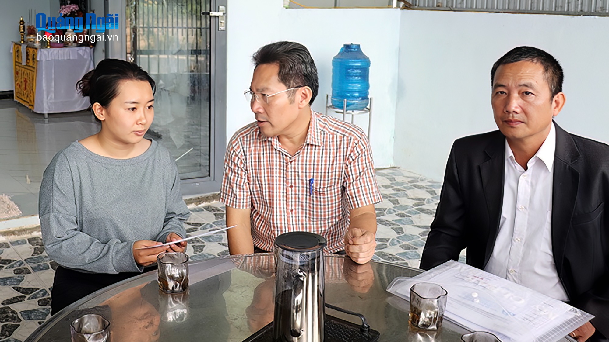 Ban An toàn giao thông tỉnh thăm, tặng quà các gia đình nạn nhân tai ...