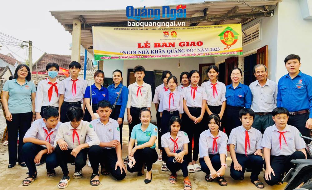 Niềm vui từ những ngôi nhà “Khăn quàng đỏ”